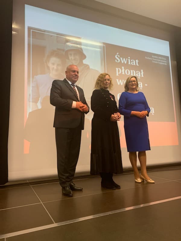 Barbara Górczewska otrzymała Srebrny Krzyż Zasługi - informatorbrzeski ...