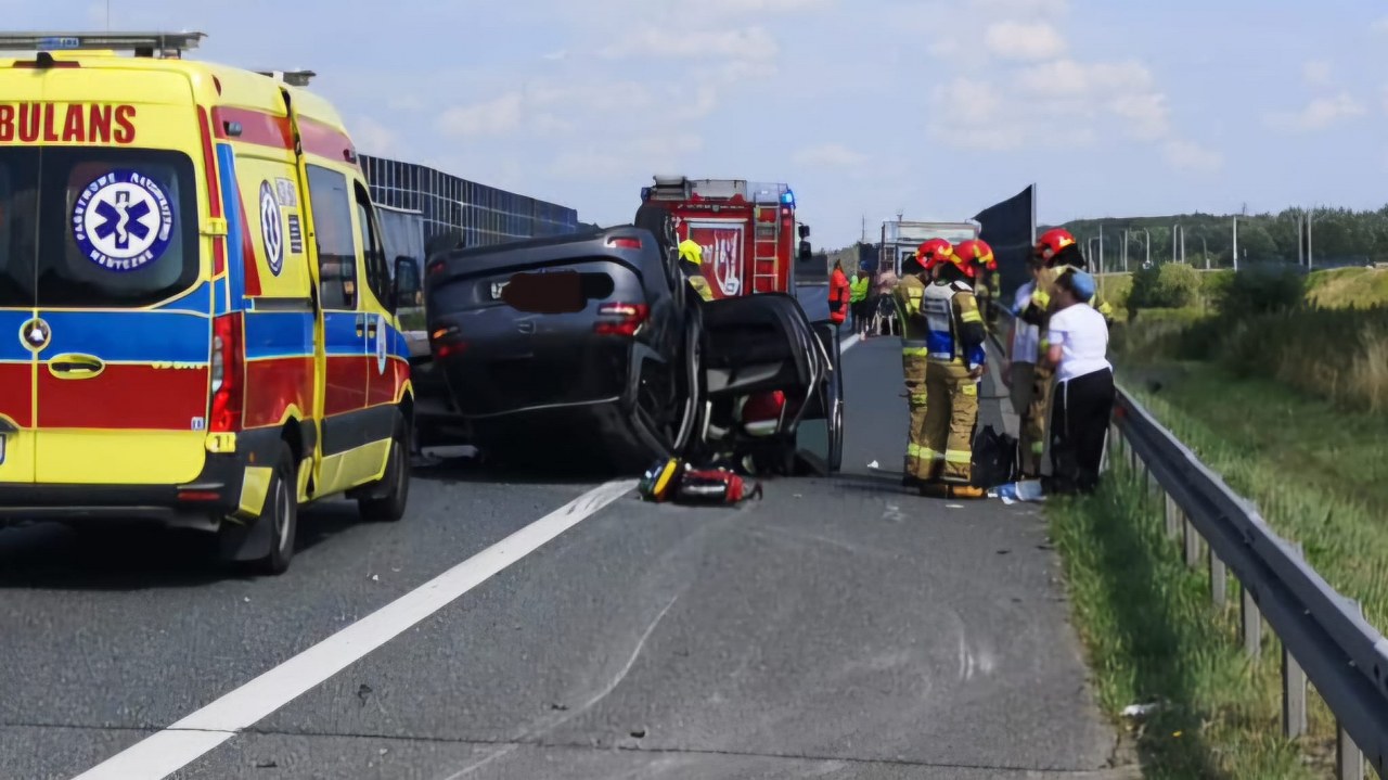 Sterkowiec. Zderzenie na autostradzie A4. 8 osób poszkodowanych - informatorbrzeski.pl - Brzesko ...